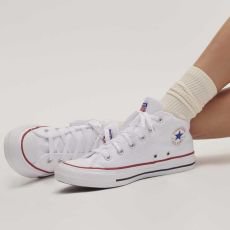 Tenisky nebo sneakers? Které boty budou lepší volbou pro každodenní ...